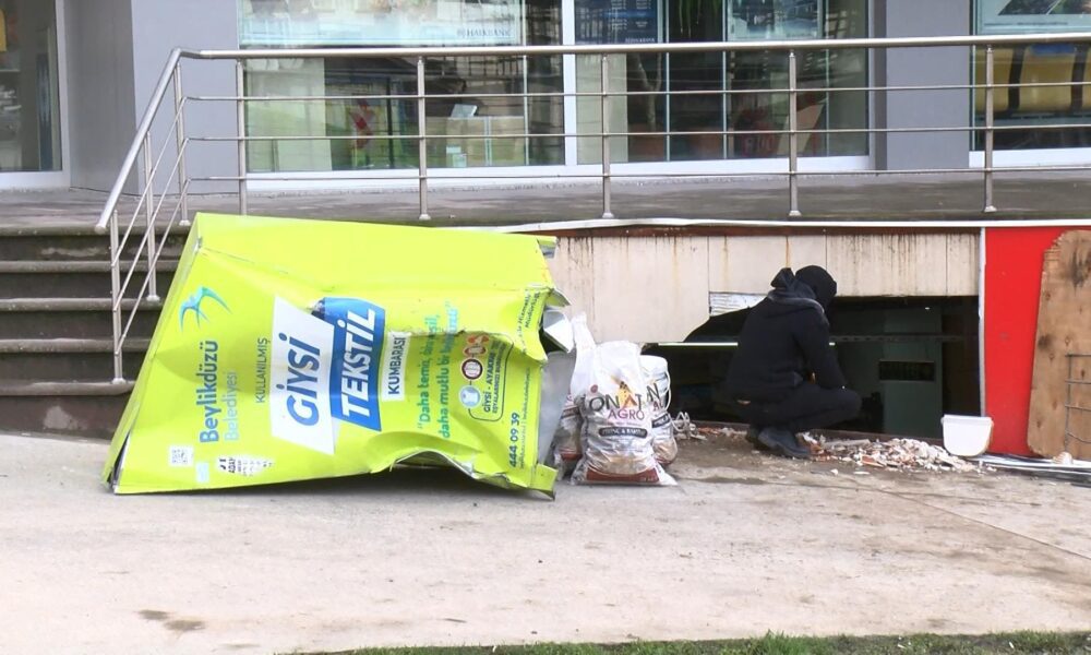 بسبب كثافة الثلوج..حادث جديد على الطريق في إسطنبول "فيديو" - تركيا اليوم